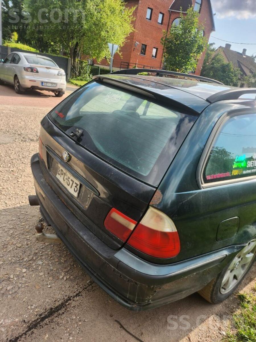 Green BMW 320 2003 in Riga, with an engine capacity of 2.00 L and mileage of 428 thousand km for 550 €, photo 1 on AUTOMOTO.COM.LV