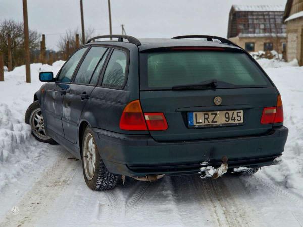 Green BMW 320 2004 in Vilnius, with an engine capacity of 2.00 L and mileage of 284 thousand km for 1000 €, photo 6 on AUTOMOTO.COM.LV
