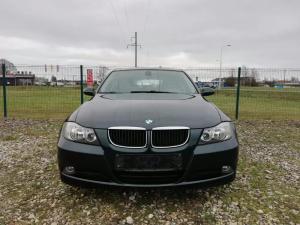 Green BMW 320 2006 in Saldus, with an engine capacity of 2.00 L and mileage of 319 thousand km for 3400 €, photo 3 on AUTOMOTO.COM.LV