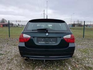 Green BMW 320 2006 in Saldus, with an engine capacity of 2.00 L and mileage of 319 thousand km for 3400 €, photo 6 on AUTOMOTO.COM.LV