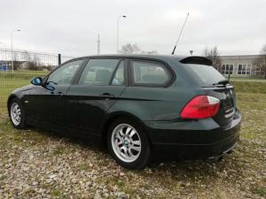 Green BMW 320 2006 in Saldus, with an engine capacity of 2.00 L and mileage of 319 thousand km for 3400 €, photo 7 on AUTOMOTO.COM.LV