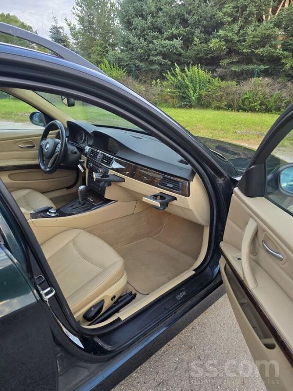 Green BMW 320 2006 in Jelgava, with an engine capacity of 2.00 L and mileage of 354 thousand km for 4300 €, photo 9 on AUTOMOTO.COM.LV