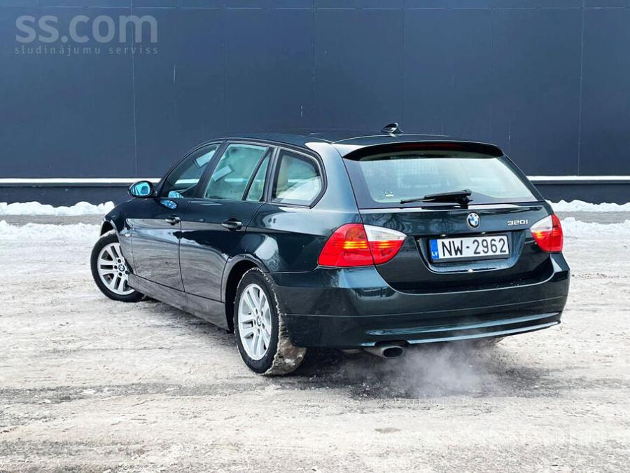 Green BMW 320 2008 in Riga, with an engine capacity of 2.00 L and mileage of 213 thousand km for 2000 €, photo 3 on AUTOMOTO.COM.LV