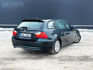 Green BMW 320 2008 in Riga, with an engine capacity of 2.00 L and mileage of 213 thousand km for 2000 €, photo 4 on AUTOMOTO.COM.LV