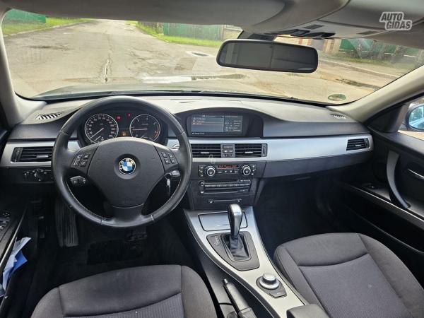 Green BMW 320 2008 in Sakiai, with an engine capacity of 2.00 L and mileage of 350 thousand km for 3300 €, photo 10 on AUTOMOTO.COM.LV
