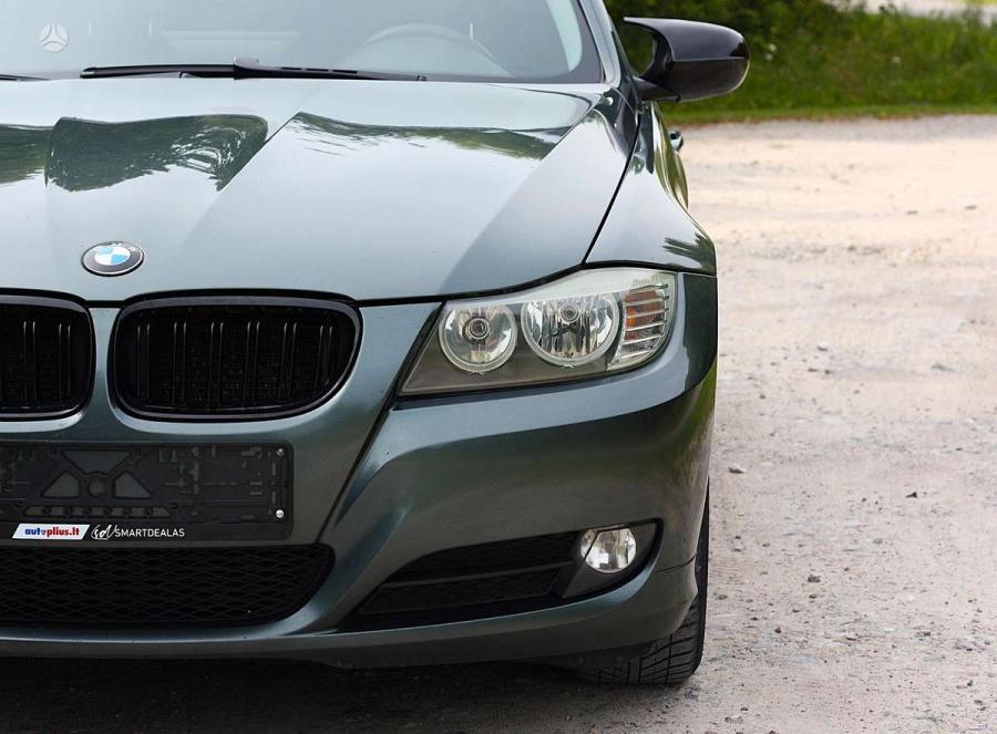 Green BMW 320 2009 in Kretinga, with an engine capacity of 2.00 L and mileage of 228 thousand km for 4699 €, photo 7 on AUTOMOTO.COM.LV