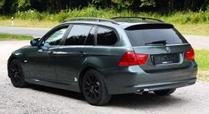 Green BMW 320 2009 in Kretinga, with an engine capacity of 2.00 L and mileage of 228 thousand km for 4699 €, photo 12 on AUTOMOTO.COM.LV