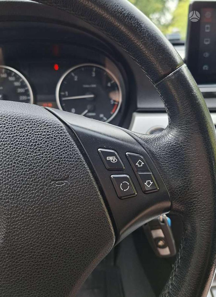 Green BMW 320 2009 in Kretinga, with an engine capacity of 2.00 L and mileage of 228 thousand km for 4699 €, photo 36 on AUTOMOTO.COM.LV