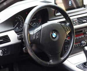 Zaļš BMW 320 2009 Kretinga, ar dzinēja tilpumu 2.00 L un nobraukumu 228 tūkst. km par 4699 €, foto 22 vietnē AUTOMOTO.COM.LV