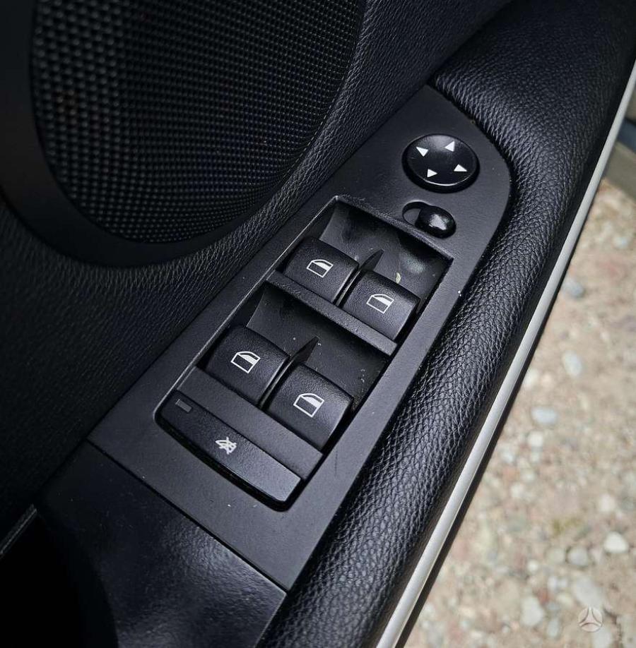 Zaļš BMW 320 2009 Kretinga, ar dzinēja tilpumu 2.00 L un nobraukumu 228 tūkst. km par 4699 €, foto 25 vietnē AUTOMOTO.COM.LV
