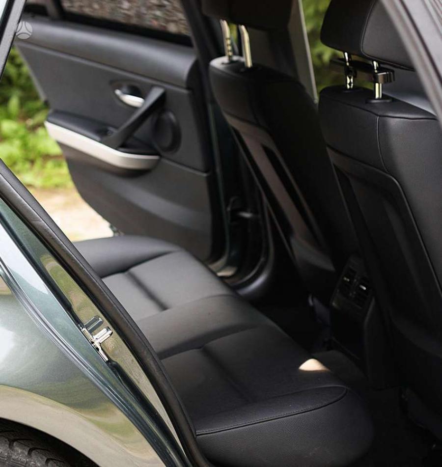 Zaļš BMW 320 2009 Kretinga, ar dzinēja tilpumu 2.00 L un nobraukumu 228 tūkst. km par 4699 €, foto 28 vietnē AUTOMOTO.COM.LV