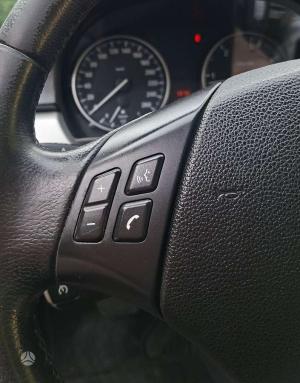 Zaļš BMW 320 2009 Kretinga, ar dzinēja tilpumu 2.00 L un nobraukumu 228 tūkst. km par 4699 €, foto 35 vietnē AUTOMOTO.COM.LV
