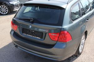 Green BMW 320 2010 in Tukums, with an engine capacity of 2.00 L and mileage of 213 thousand km for 3900 €, photo 20 on AUTOMOTO.COM.LV