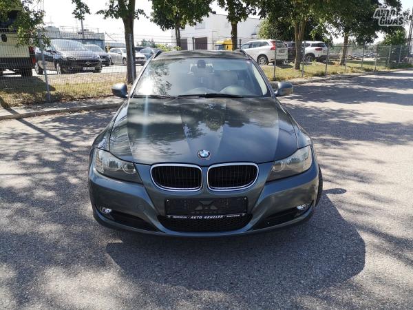 Green BMW 320 2010 in Marijampole, with an engine capacity of 2.00 L and mileage of 288 thousand km for 4099 €, photo 2 on AUTOMOTO.COM.LV