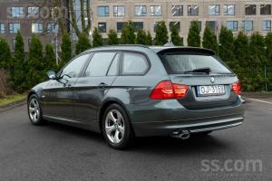 Green BMW 320 2011 in Riga, with an engine capacity of 2.00 L and mileage of 301 thousand km for 5300 €, photo 2 on AUTOMOTO.COM.LV