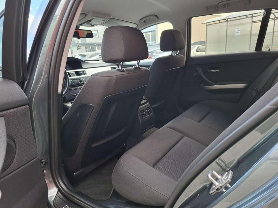 Zaļš BMW 320 2011 Viļņa, ar dzinēja tilpumu 2.00 L un nobraukumu 340 tūkst. km par 4999 €, foto 17 vietnē AUTOMOTO.COM.LV