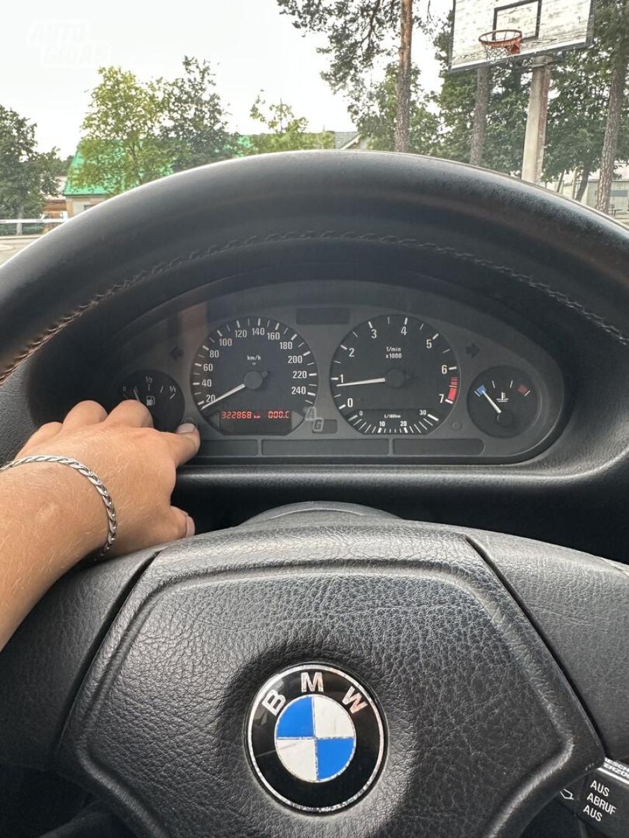 Pelēks BMW 320 1996 Viļņa, ar dzinēja tilpumu 2.00 L un nobraukumu 323 tūkst. km par 5500 €, foto 15 vietnē AUTOMOTO.COM.LV