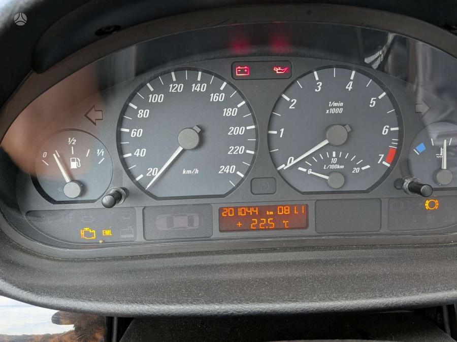 Grey BMW 320 2003 in Kaunas, with an engine capacity of 2.00 L and mileage of 201 thousand km for 4500 €, photo 12 on AUTOMOTO.COM.LV