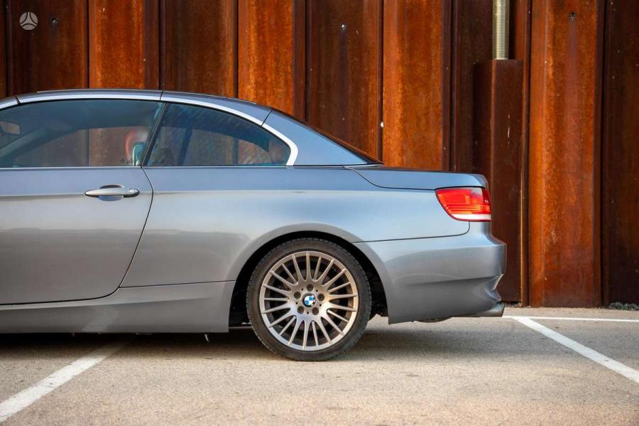 Grey BMW 320 2008 in Kaunas, with an engine capacity of 2.00 L and mileage of 311 thousand km for 5999 €, photo 6 on AUTOMOTO.COM.LV