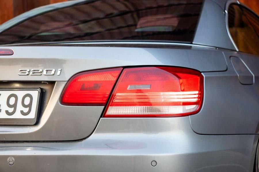 Grey BMW 320 2008 in Kaunas, with an engine capacity of 2.00 L and mileage of 311 thousand km for 5999 €, photo 9 on AUTOMOTO.COM.LV