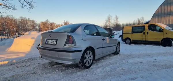 Grey BMW 320 2001 in Valmiera, with an engine capacity of 2.00 L and mileage of 223 thousand km for 2150 €, photo 5 on AUTOMOTO.COM.LV