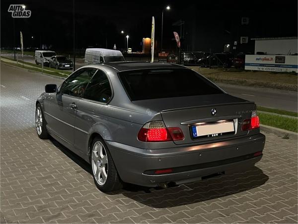 BMW 320 2004 in Vilnius on AUTOMOTO.COM.LV Grey BMW 320 2004 in Vilnius, with an engine capacity of 2.00 L and mileage of 359 thousand km for 2830 €, photo 4 on AUTOMOTO.COM.LV