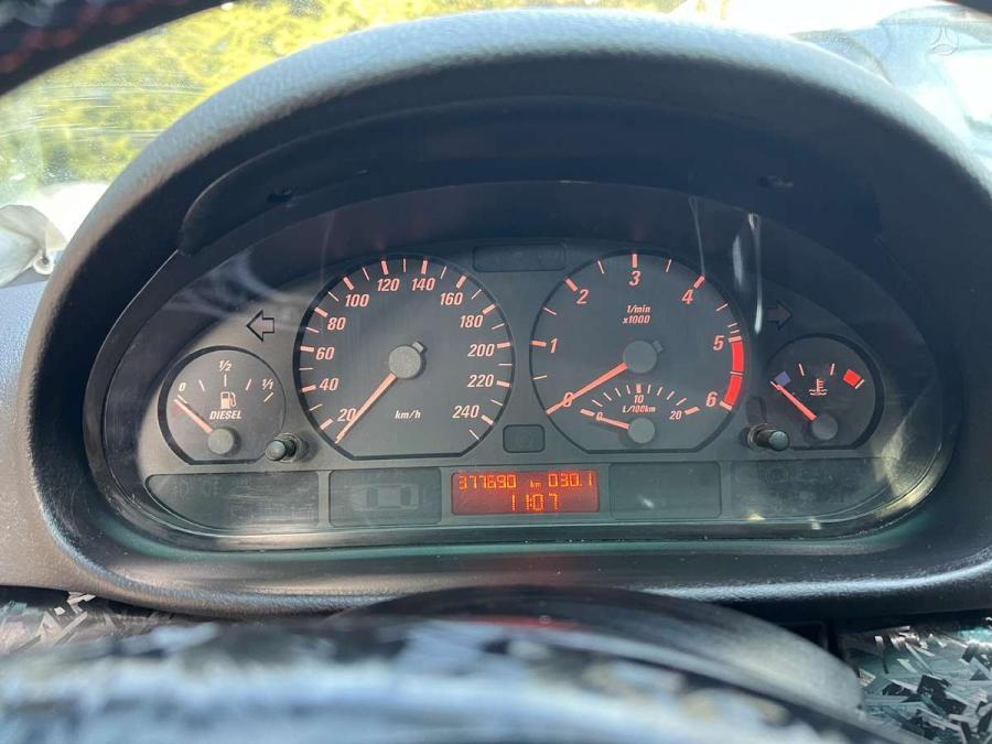 Pelēks BMW 320 2005 Viļņa, ar dzinēja tilpumu 2.00 L un nobraukumu 378 tūkst. km par 2750 €, foto 10 vietnē AUTOMOTO.COM.LV