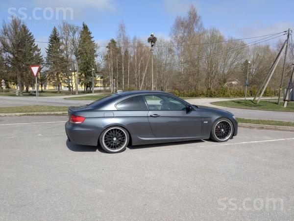 Grey BMW 320 2007 in Tallinn, with an engine capacity of 3.00 L and mileage of 251 thousand km for 2150 €, photo 3 on AUTOMOTO.COM.LV
