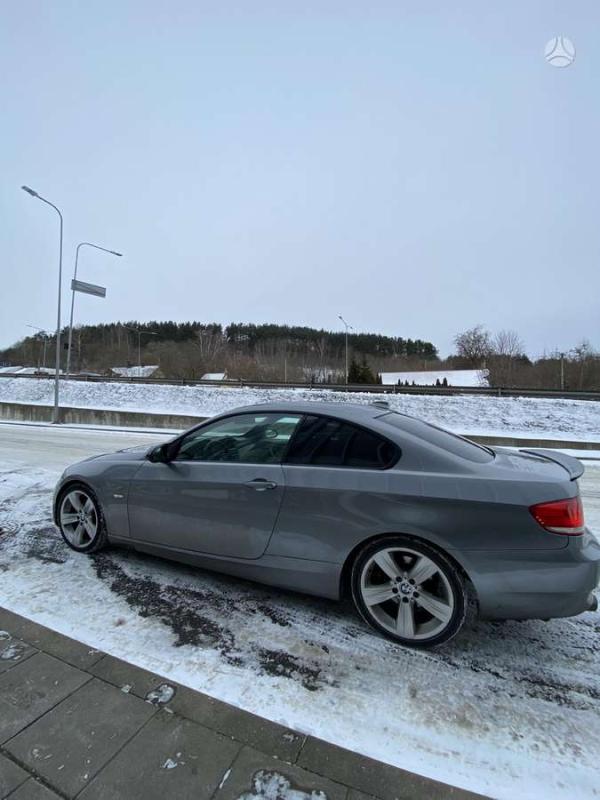 Grey BMW 320 2007 in Vilnius, with an engine capacity of 1.99 L and mileage of 248 thousand km for 5600 €, photo 2 on AUTOMOTO.COM.LV