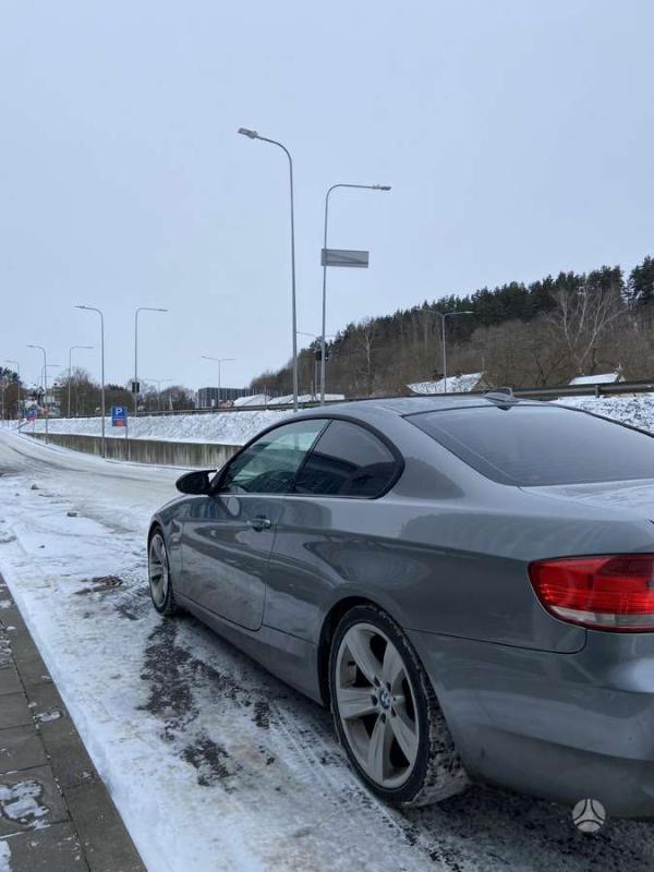 Grey BMW 320 2007 in Vilnius, with an engine capacity of 1.99 L and mileage of 248 thousand km for 5600 €, photo 6 on AUTOMOTO.COM.LV