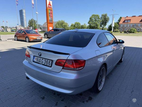 Grey BMW 320 2007 in Klaipeda, with an engine capacity of 2.00 L and mileage of 310 thousand km for 5555 €, photo 4 on AUTOMOTO.COM.LV