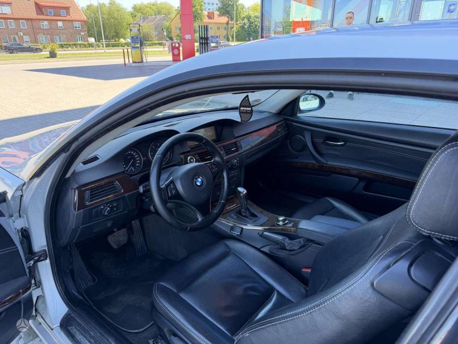 Grey BMW 320 2007 in Klaipeda, with an engine capacity of 2.00 L and mileage of 310 thousand km for 5555 €, photo 6 on AUTOMOTO.COM.LV