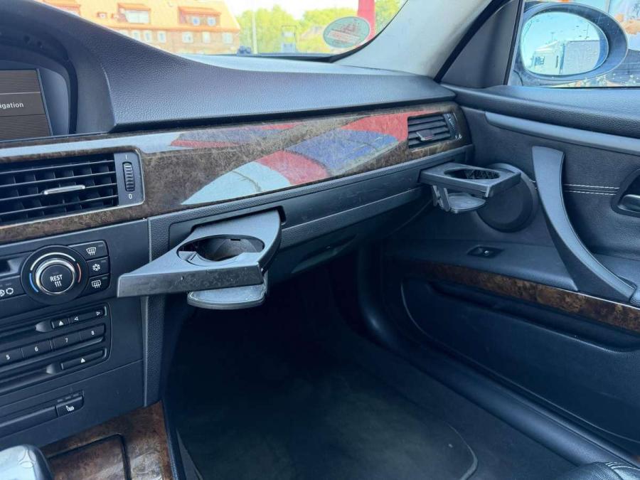 Grey BMW 320 2007 in Klaipeda, with an engine capacity of 2.00 L and mileage of 310 thousand km for 5555 €, photo 9 on AUTOMOTO.COM.LV