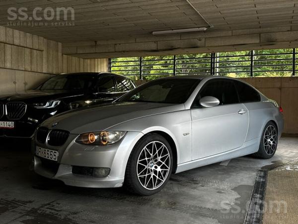 Grey BMW 320 2007 in Riga, with an engine capacity of 2.00 L and mileage of 291 thousand km for 5550 €, photo 2 on AUTOMOTO.COM.LV