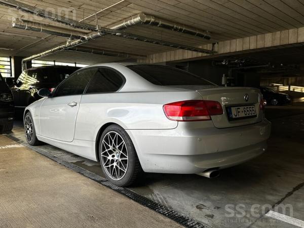 Grey BMW 320 2007 in Riga, with an engine capacity of 2.00 L and mileage of 291 thousand km for 5550 €, photo 4 on AUTOMOTO.COM.LV