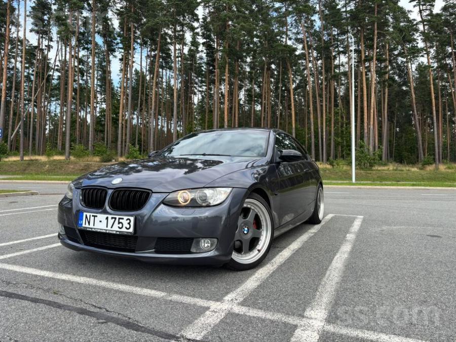 Grey BMW 320 2007 in Riga, with an engine capacity of 2.00 L and mileage of 264 thousand km for 7600 €, photo 1 on AUTOMOTO.COM.LV