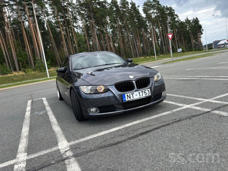 Grey BMW 320 2007 in Riga, with an engine capacity of 2.00 L and mileage of 264 thousand km for 7600 €, photo 3 on AUTOMOTO.COM.LV