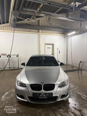 Pelēks BMW 320 2007 Viļņa, ar dzinēja tilpumu 2.00 L un nobraukumu 387 tūkst. km par 5800 €, foto 3 vietnē AUTOMOTO.COM.LV