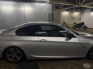 Pelēks BMW 320 2007 Viļņa, ar dzinēja tilpumu 2.00 L un nobraukumu 387 tūkst. km par 5800 €, foto 5 vietnē AUTOMOTO.COM.LV
