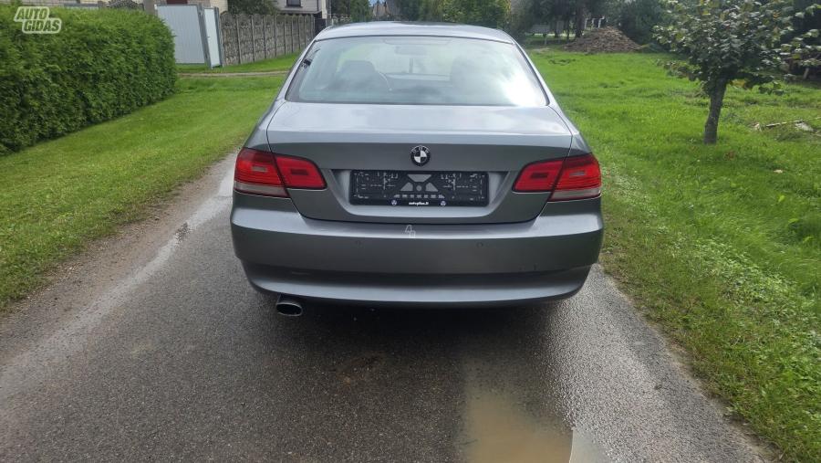 Grey BMW 320 2007 in Kaunas, with an engine capacity of 2.00 L and mileage of 273 thousand km for 4200 €, photo 8 on AUTOMOTO.COM.LV