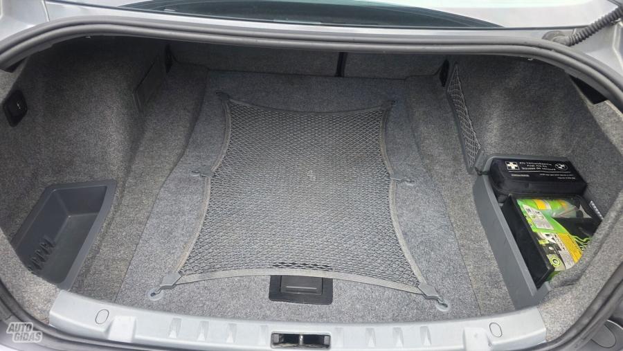 Grey BMW 320 2007 in Kaunas, with an engine capacity of 2.00 L and mileage of 273 thousand km for 4200 €, photo 25 on AUTOMOTO.COM.LV