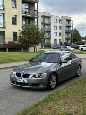 Grey BMW 320 2008 in Riga, with an engine capacity of 2.00 L and mileage of 340 thousand km for 8500 €, photo 5 on AUTOMOTO.COM.LV