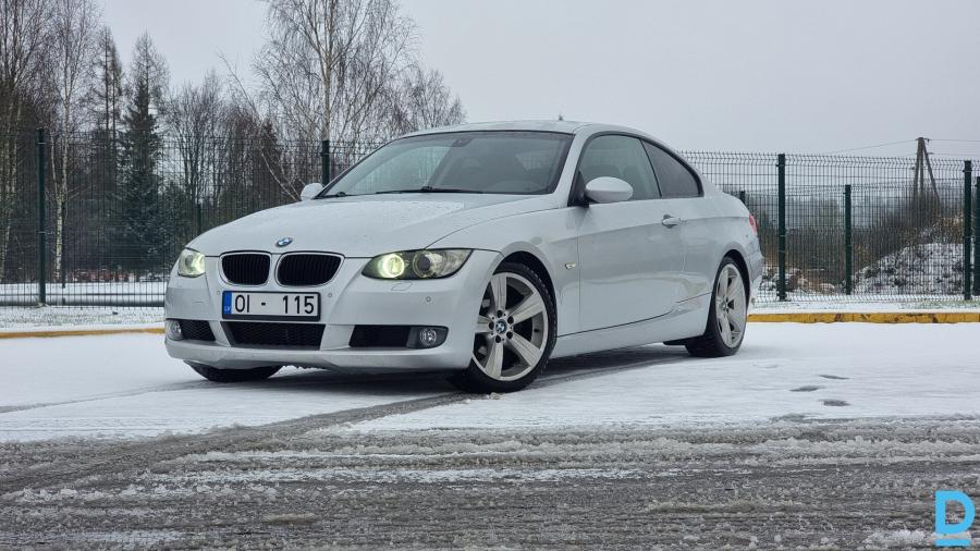 Grey BMW 320 2008 in Riga, with an engine capacity of 2.00 L and mileage of 141 thousand km for 7400 €, photo 1 on AUTOMOTO.COM.LV