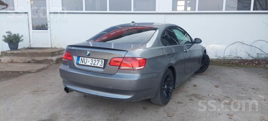 Grey BMW 320 2009 in Tukums, with an engine capacity of 2.00 L and mileage of 255 thousand km for 6290 €, photo 3 on AUTOMOTO.COM.LV
