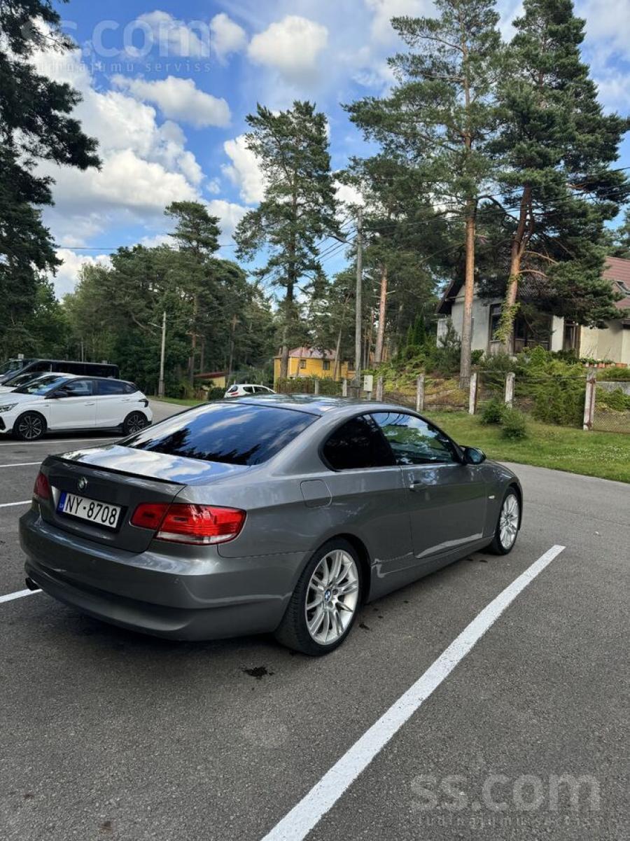 Pelēks BMW 320 2009 Rīga, ar dzinēja tilpumu 2.00 L un nobraukumu 282 tūkst. km par 7500 €, foto 3 vietnē AUTOMOTO.COM.LV