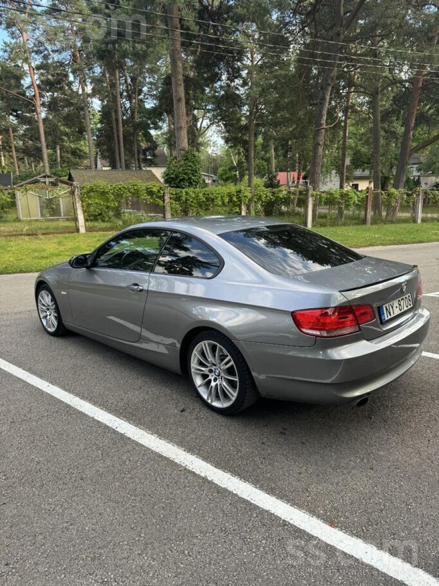 Pelēks BMW 320 2009 Rīga, ar dzinēja tilpumu 2.00 L un nobraukumu 282 tūkst. km par 7500 €, foto 4 vietnē AUTOMOTO.COM.LV
