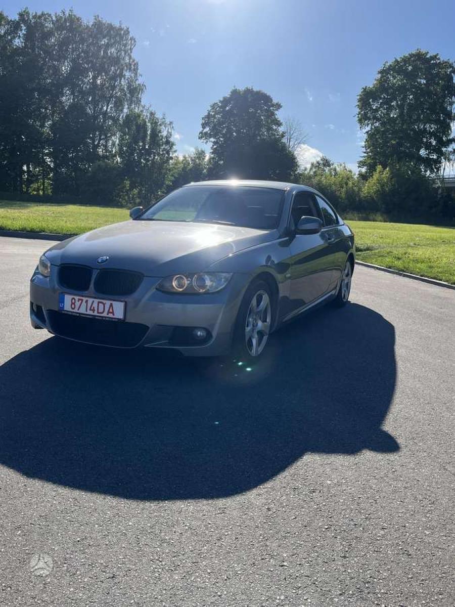Grey BMW 320 2009 in Kretinga, with an engine capacity of 2.00 L and mileage of 292 thousand km for 5200 €, photo 4 on AUTOMOTO.COM.LV