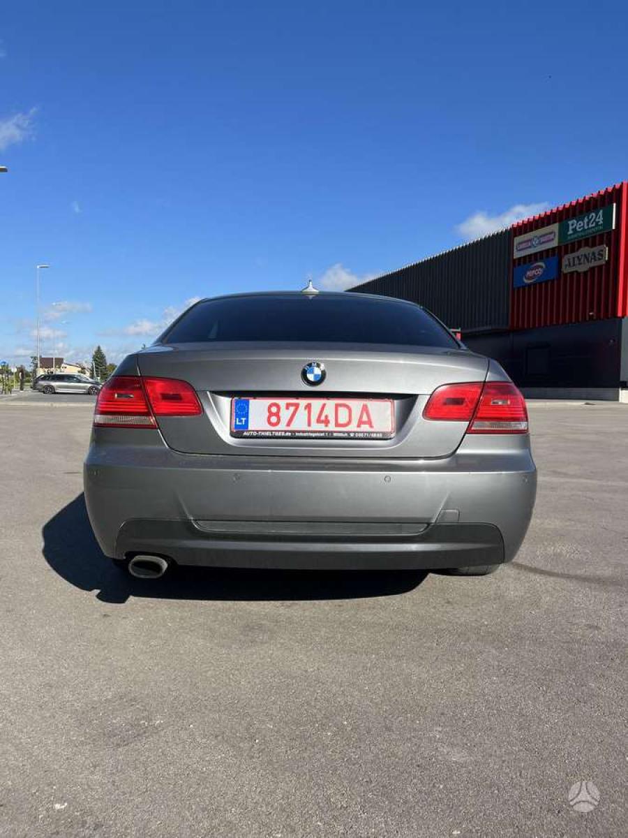 Grey BMW 320 2009 in Kretinga, with an engine capacity of 2.00 L and mileage of 292 thousand km for 5200 €, photo 9 on AUTOMOTO.COM.LV