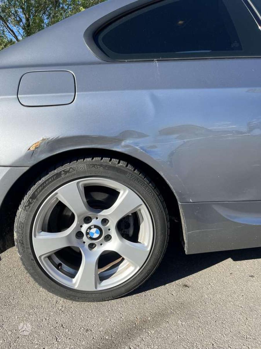 Grey BMW 320 2009 in Kretinga, with an engine capacity of 2.00 L and mileage of 292 thousand km for 5200 €, photo 10 on AUTOMOTO.COM.LV