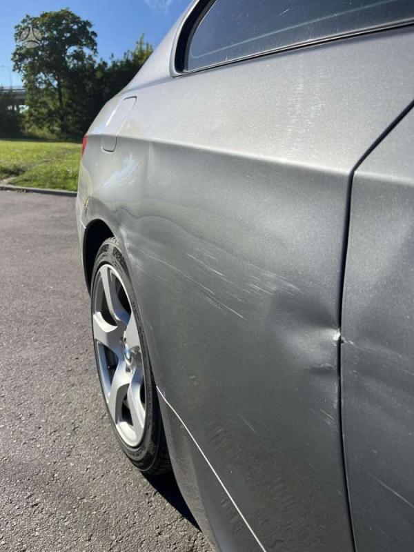 Grey BMW 320 2009 in Kretinga, with an engine capacity of 2.00 L and mileage of 292 thousand km for 5200 €, photo 10 on AUTOMOTO.COM.LV